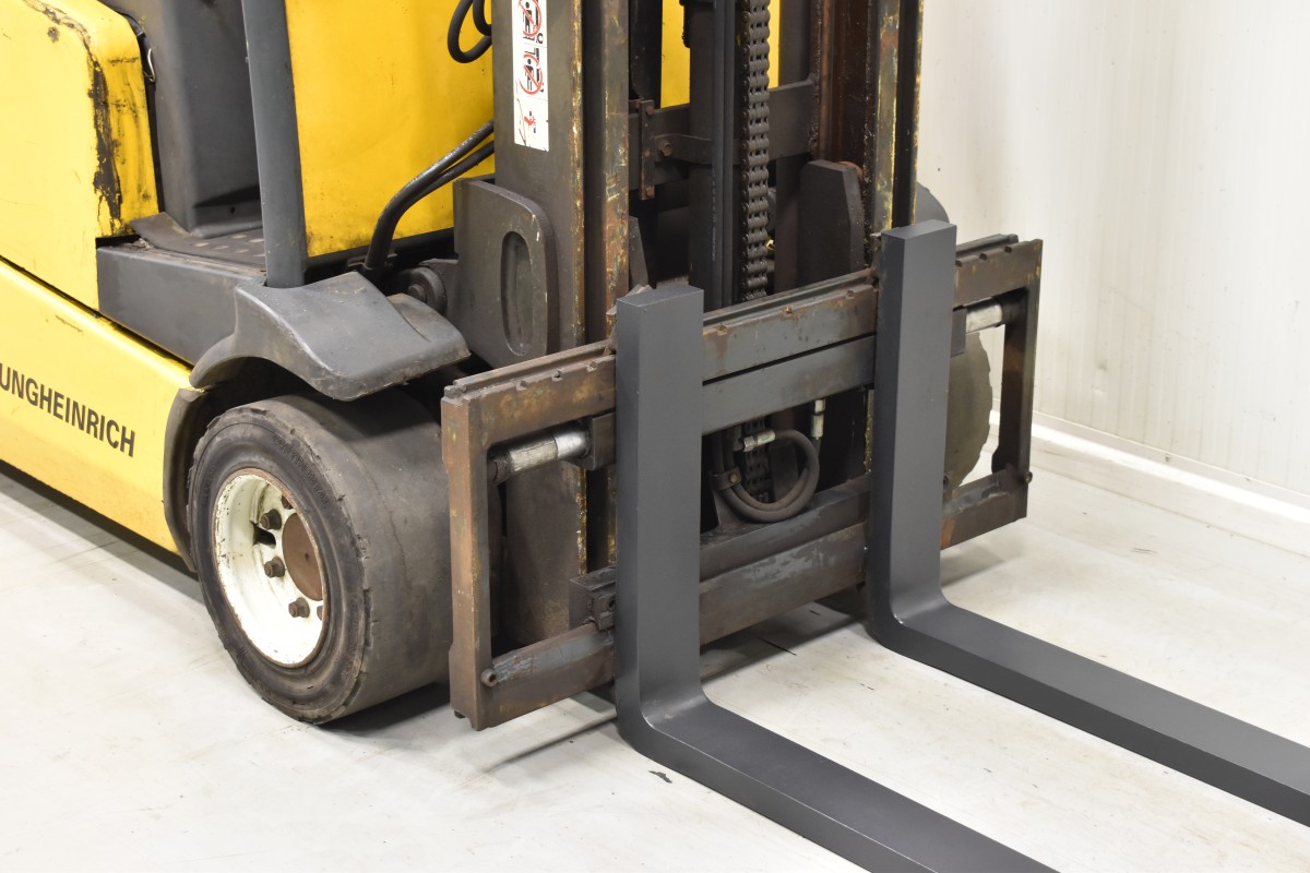 3-wheeled JUNGHEINRICH EFG 218 SP 29418 | CHEAP USED FORKLIFTS