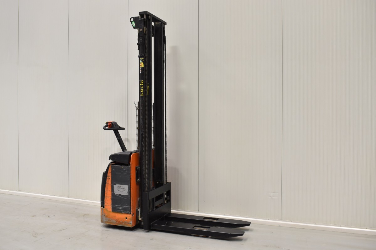 Electric stacker ROCLA SW 16 D 31615 | CHEAP USED FORKLIFTS