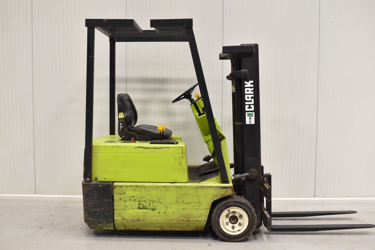 3-wheeled CLARK TM 12 31690 | CHEAP USED FORKLIFTS
