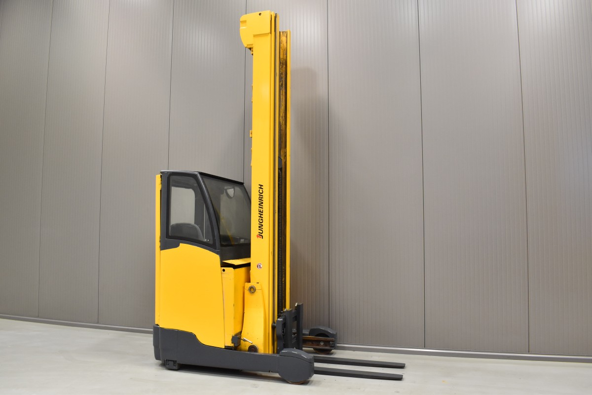 Reach truck JUNGHEINRICH ETV 214 32119 | CHEAP USED FORKLIFTS