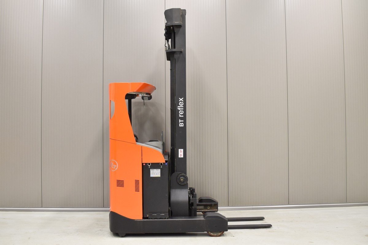 Chariot à mât rétractable BT RRE 160 32244 | CHARIOTS ELEVATEUR LES ...