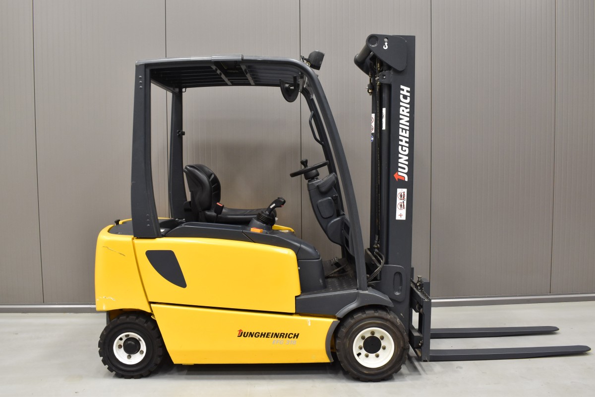 Vierradstapler JUNGHEINRICH EFG 318 32488 | DER BILLIGSTE STAPLER