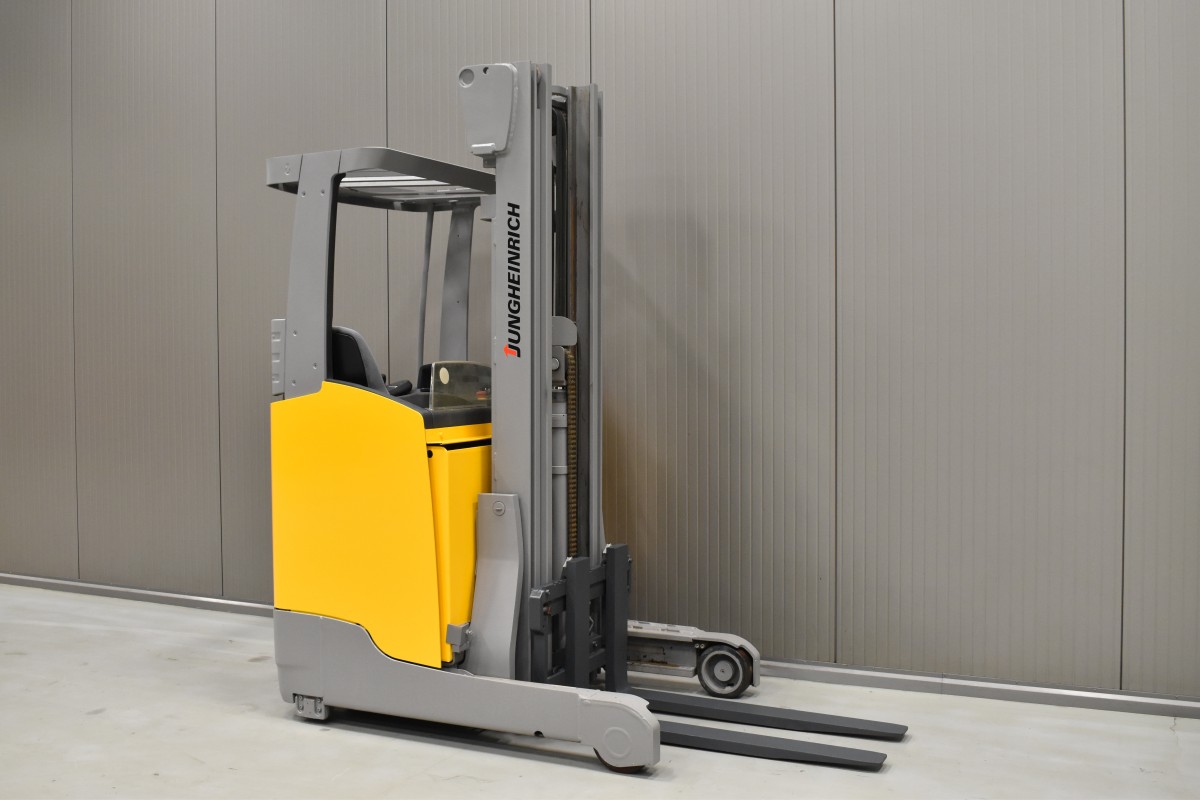 Schubmaststapler JUNGHEINRICH ETV 112 34567 | DER BILLIGSTE STAPLER