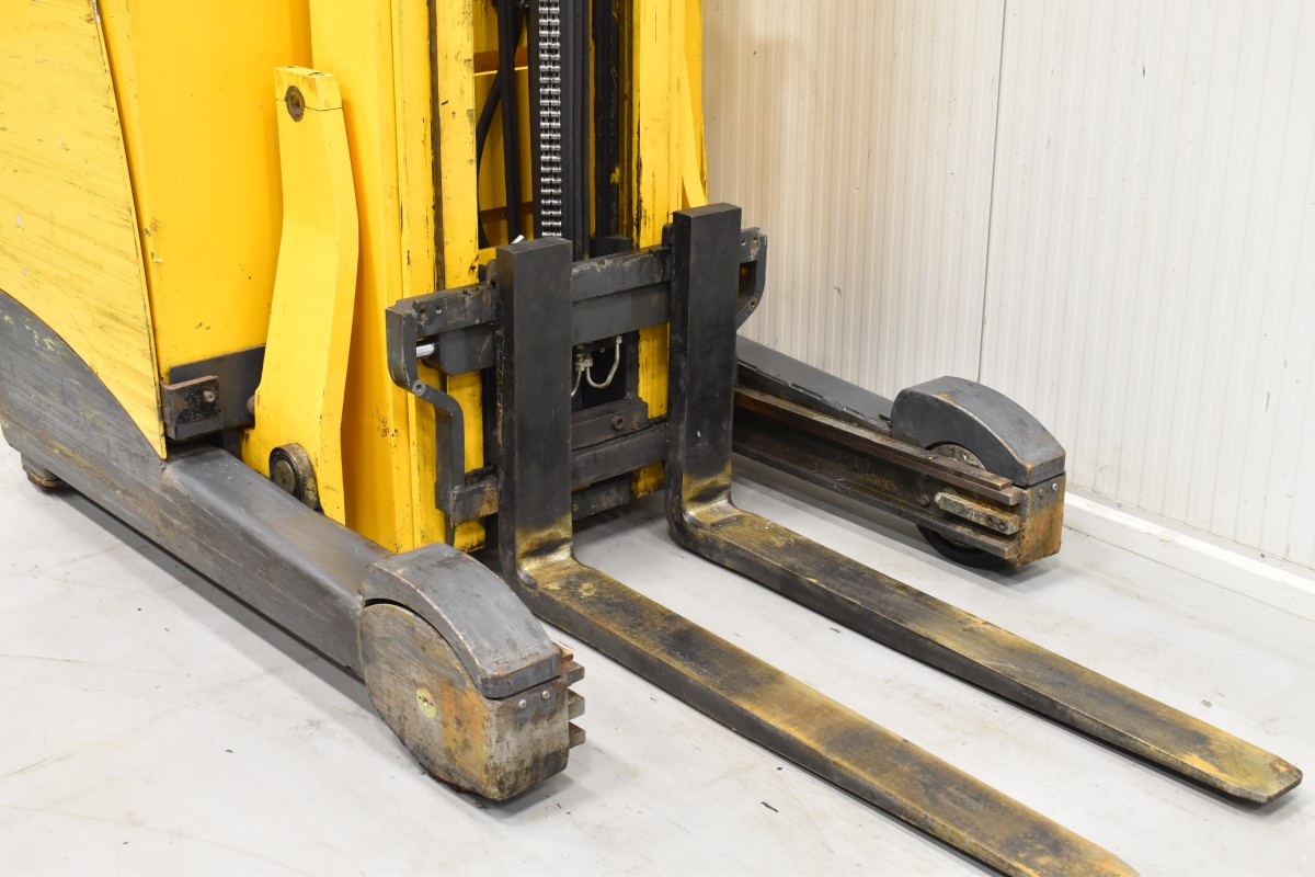 Reach truck JUNGHEINRICH ETV 216 34917 | CHEAP USED FORKLIFTS