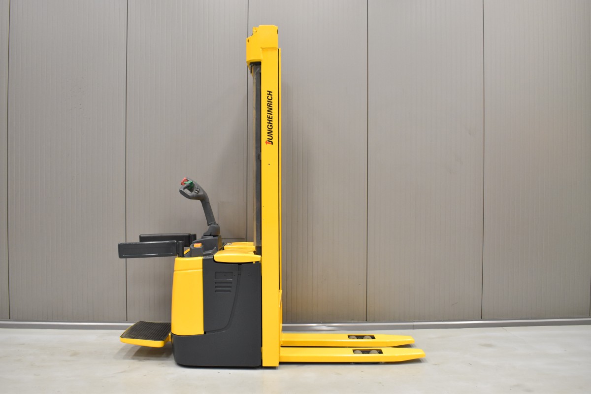 Electric stacker JUNGHEINRICH ERC 214 35877 | CHEAP USED FORKLIFTS