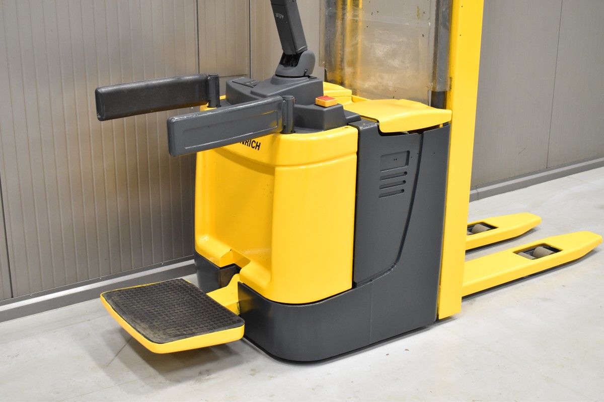 Electric stacker JUNGHEINRICH ERC 214 35877 | CHEAP USED FORKLIFTS