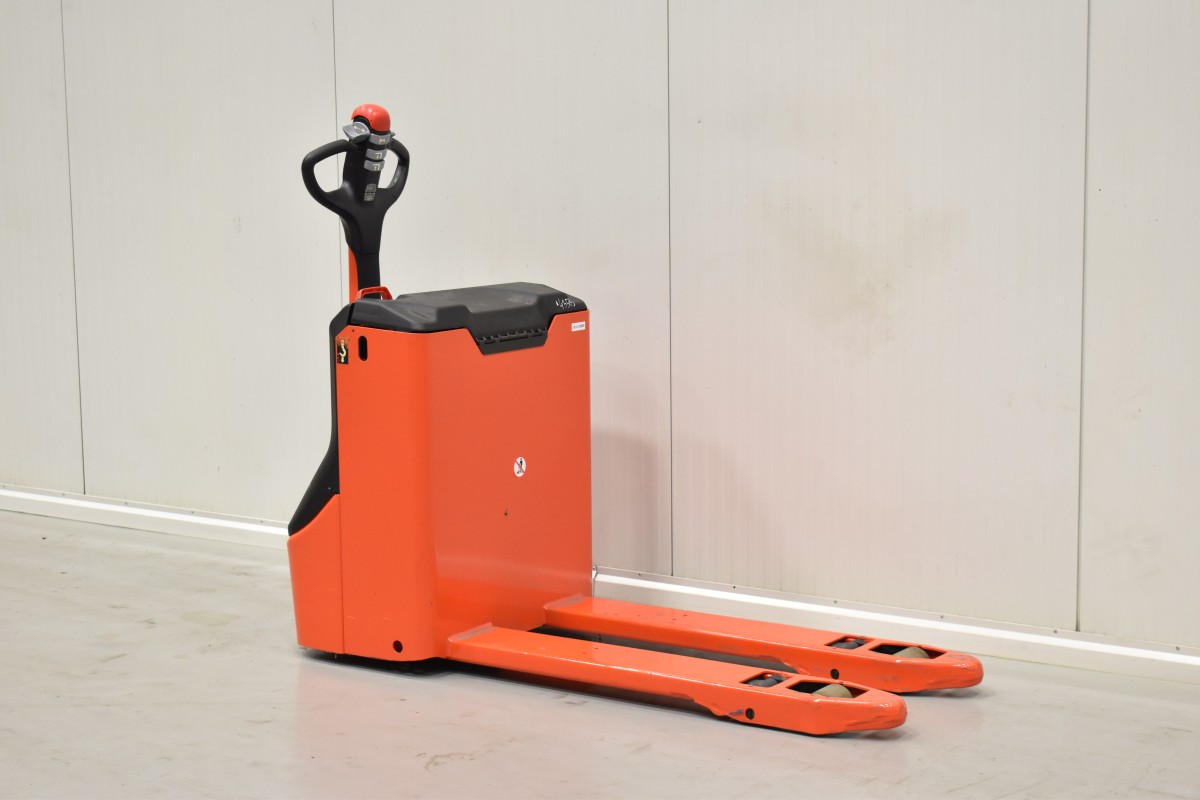 Complete offer of forklifts | CHEAP USED FORKLIFTS