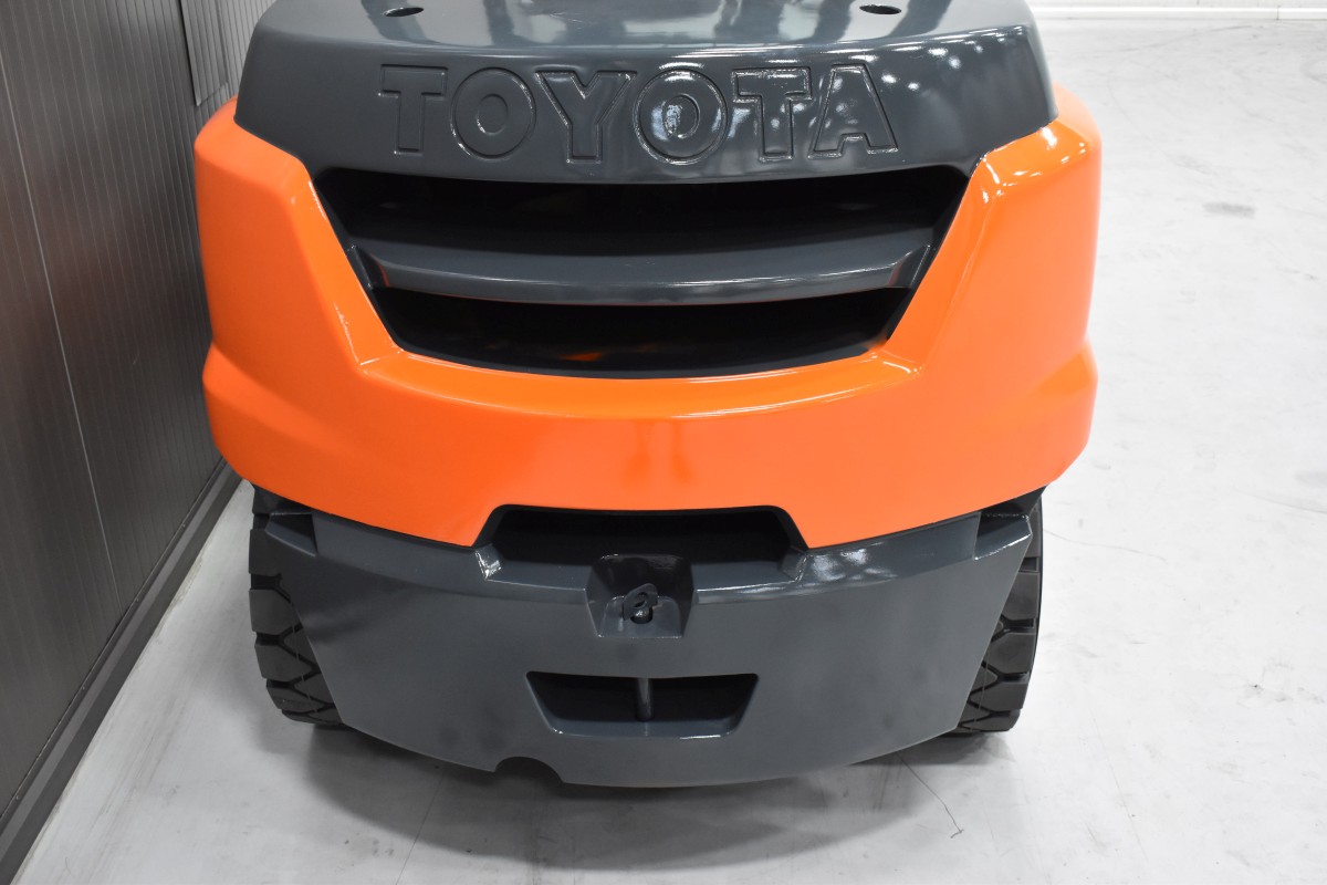 Complete offer of forklifts | CHEAP USED FORKLIFTS