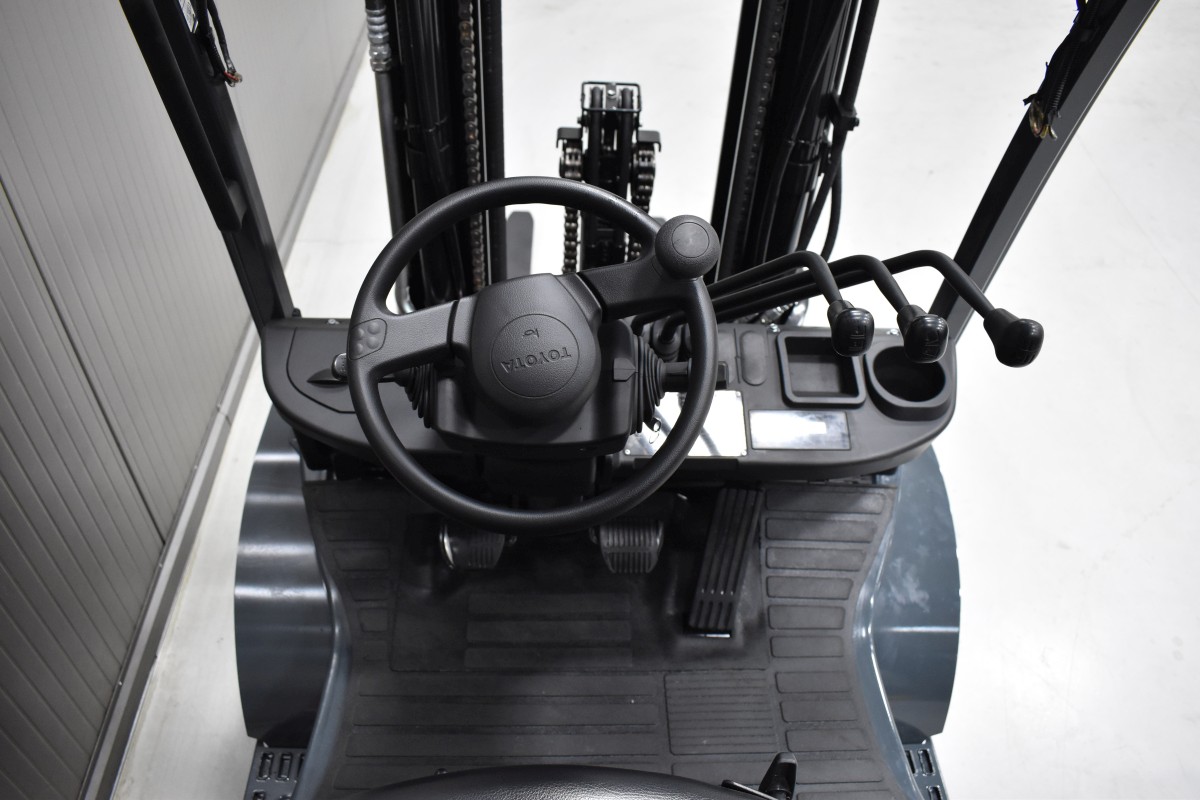 Complete offer of forklifts | CHEAP USED FORKLIFTS