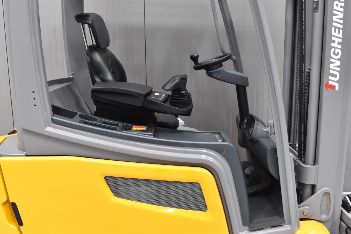 Complete offer of forklifts | CHEAP USED FORKLIFTS