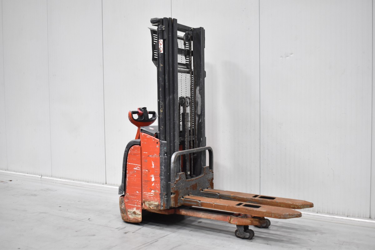 Complete offer of forklifts | CHEAP USED FORKLIFTS